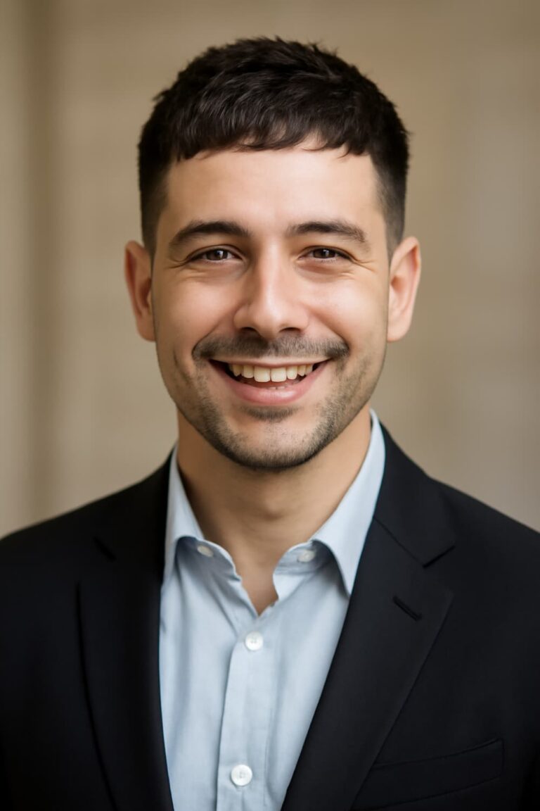 15 Stylish Low Taper Fluffy Fringe Haircuts For 2025